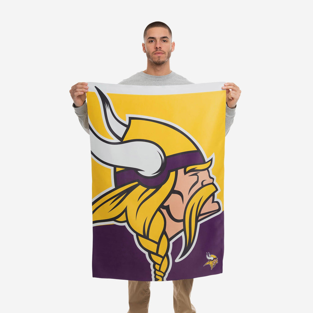 Minnesota Vikings Vertical Flag FOCO